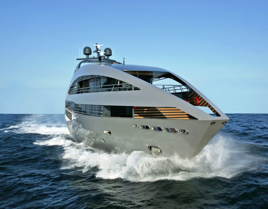The C-Explorer 5 : world’s first subsea limousine