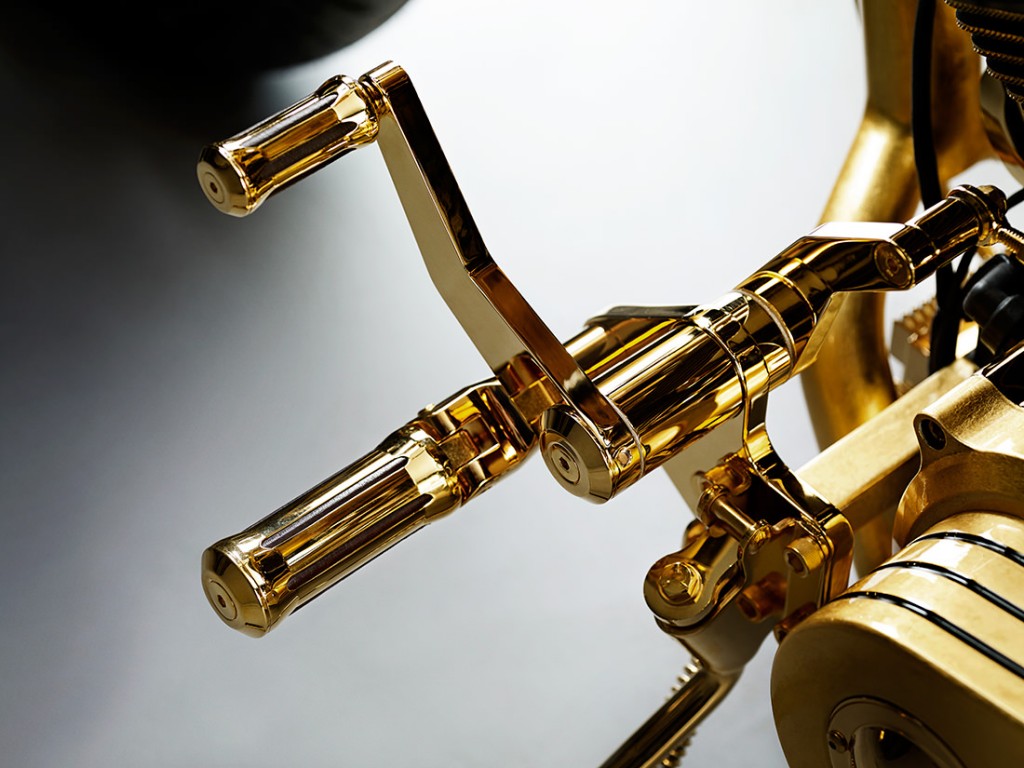 Goldfinger by Lauge Jensen: a piece of jewelry on two wheels