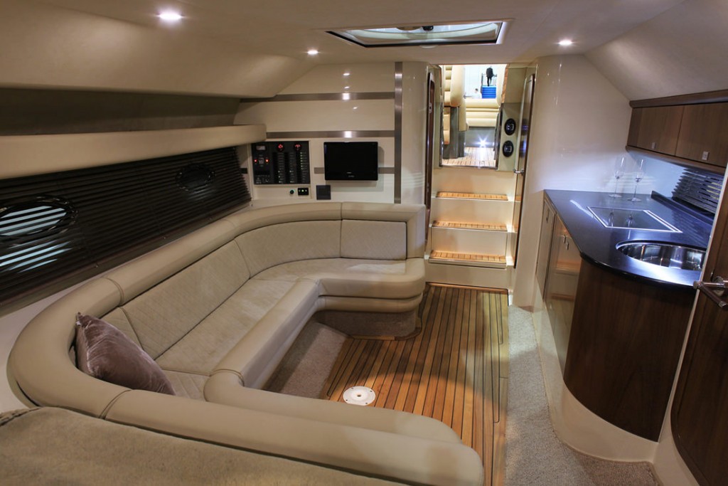 Hunton's XRS43 : a rare mix of power and elegance