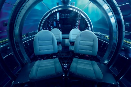 The C-Explorer 5 : world’s first subsea limousine