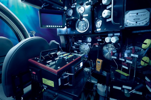 The C-Explorer 5 : world’s first subsea limousine