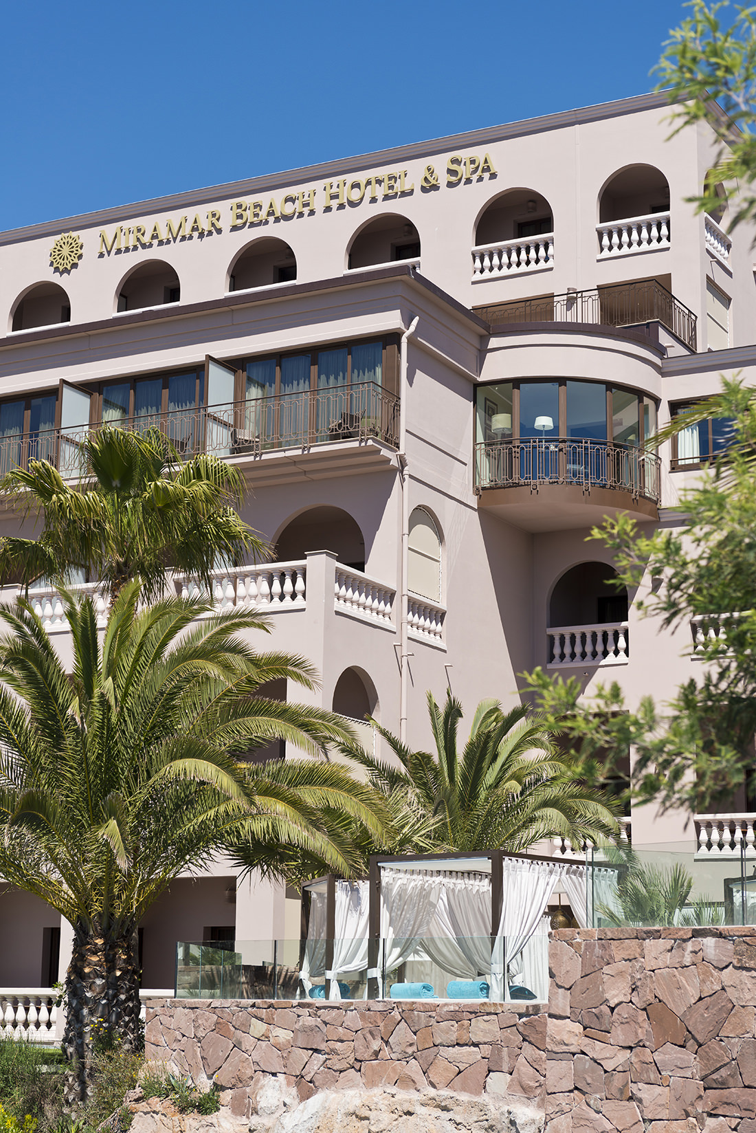 Tiara Miramar Beach Hotel: the essence of the French Riviera