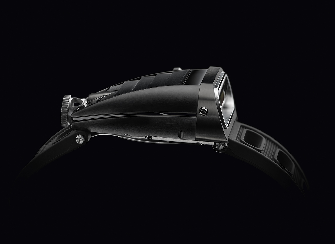 The HM5 CarbonMacrolon by MB&F: supercar styling