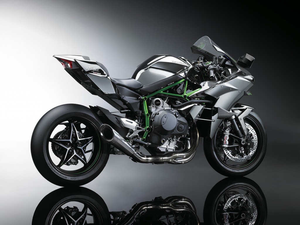 The Ninja H2R by Kawasaki: a supercharged hyperbike