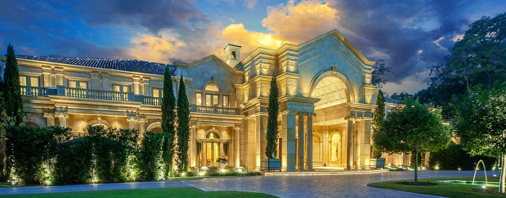 The Neoclassical Houston Estate: royal splendor