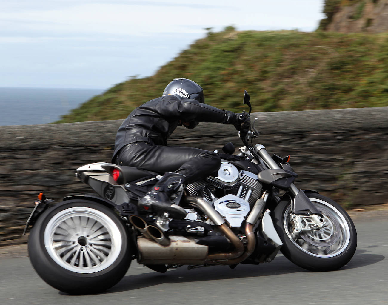 DUU Alegher: The first high quality customizable motorbike