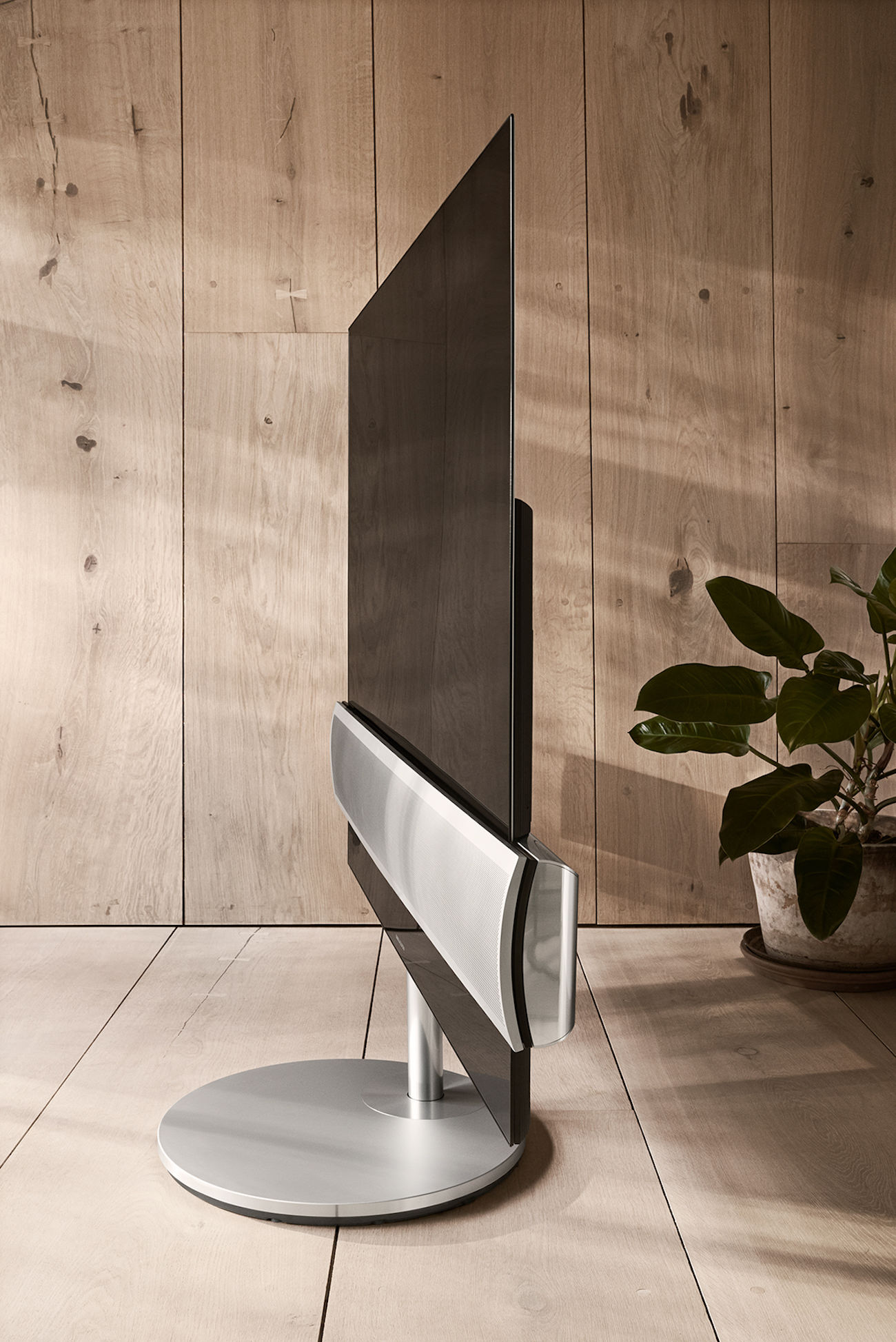 LG creates BeoVision Eclipse with Bang and Olufsen: thin and powerful