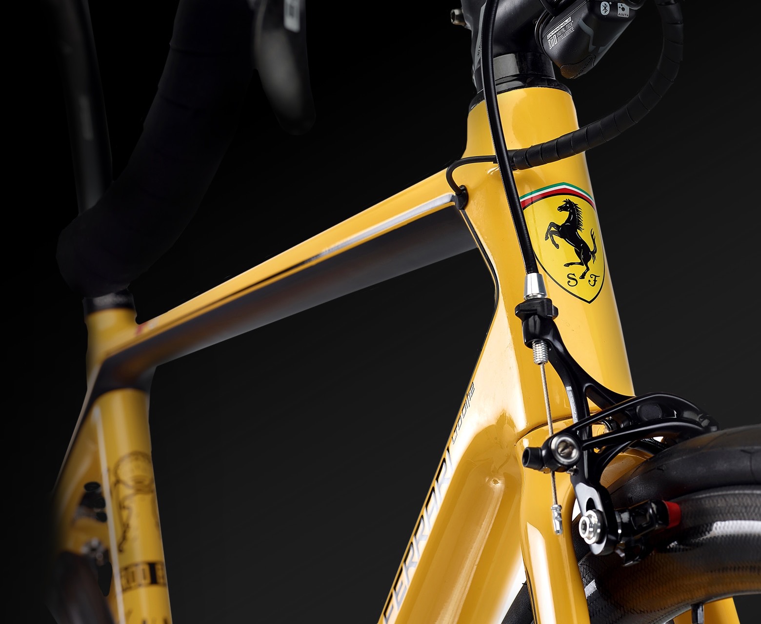 Bianchi and Ferrari launch a “Giallo Modena” limited edition SF 01 bike ...