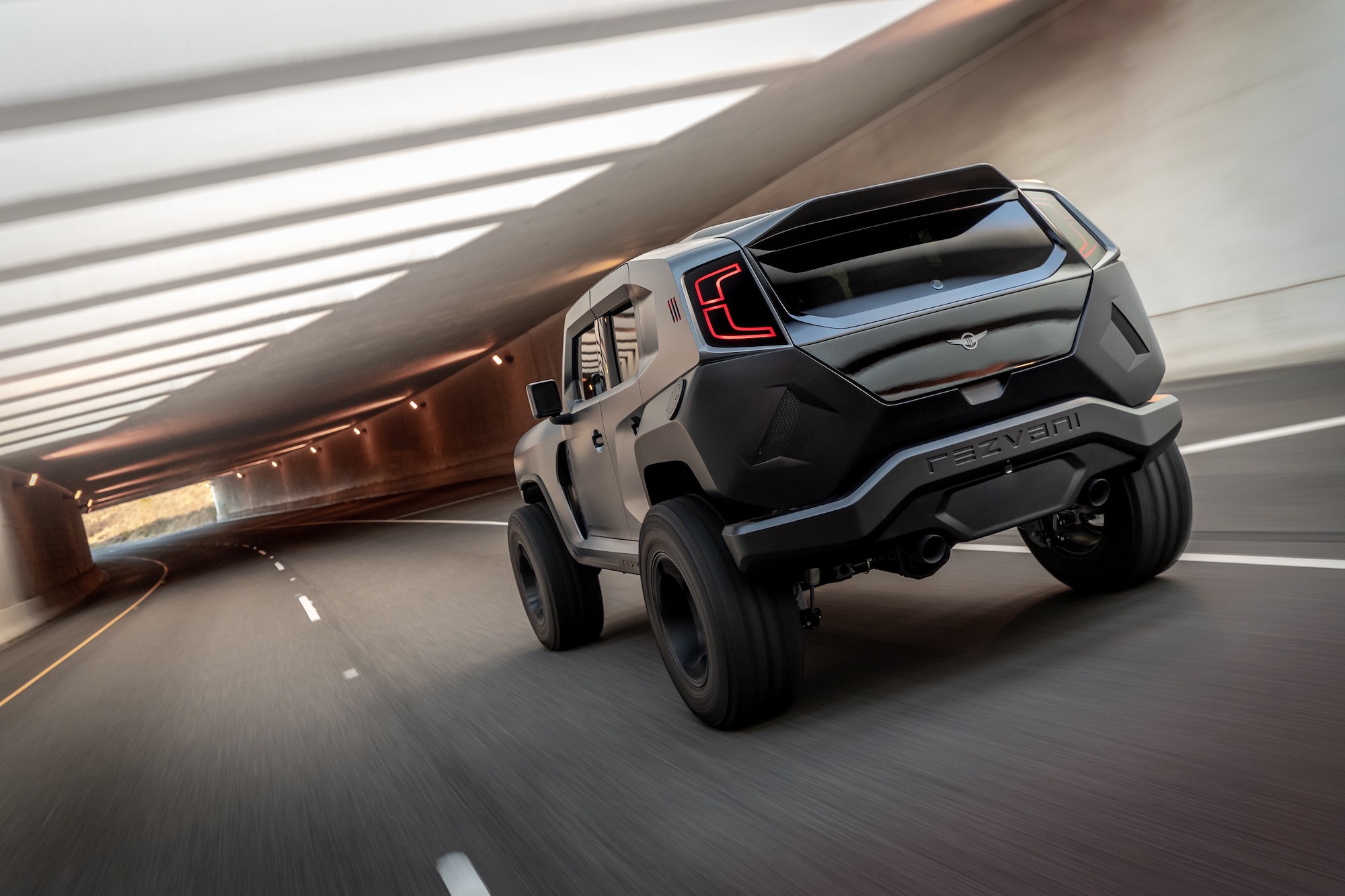 Discover the TANK 2020 from Rezvani : the armored SUV with 1000 hp ...