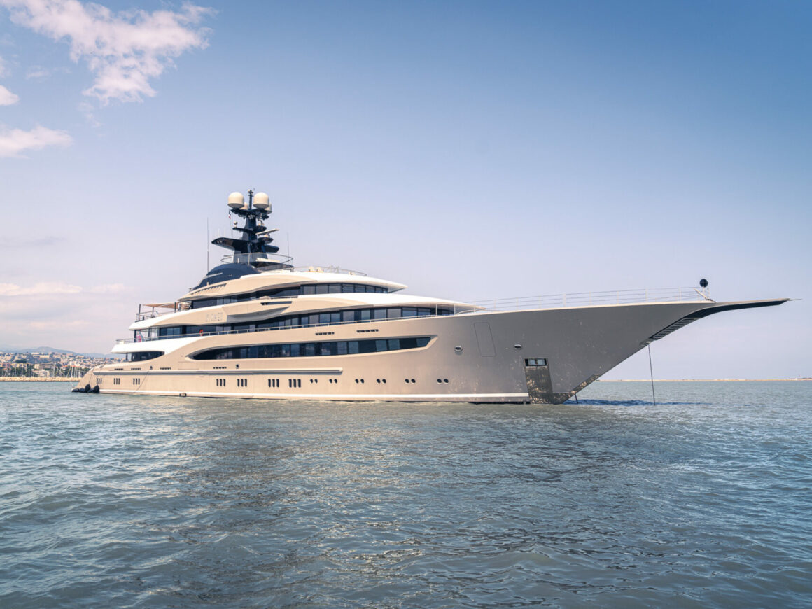 Discover the world's most beautiful yacht, truly marine palaces