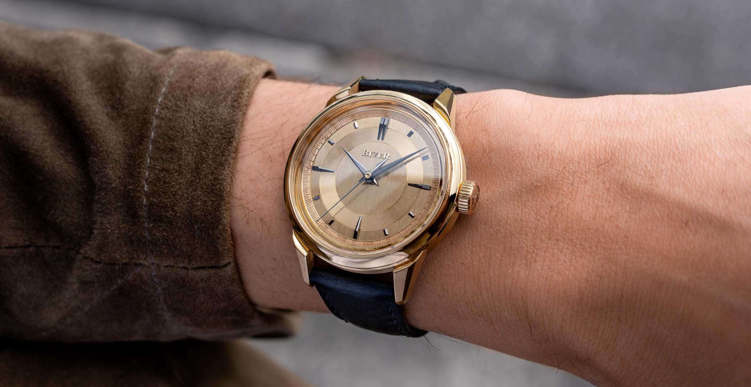 Biver automatic watches: two new models in yellow gold