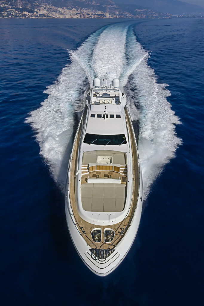 Le Mangusta 165E Moonraker : véritable palace flottant