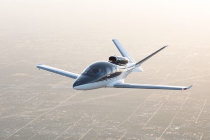 Cirrus Vision Jet : le premier jet personnel piloté par les businessmen