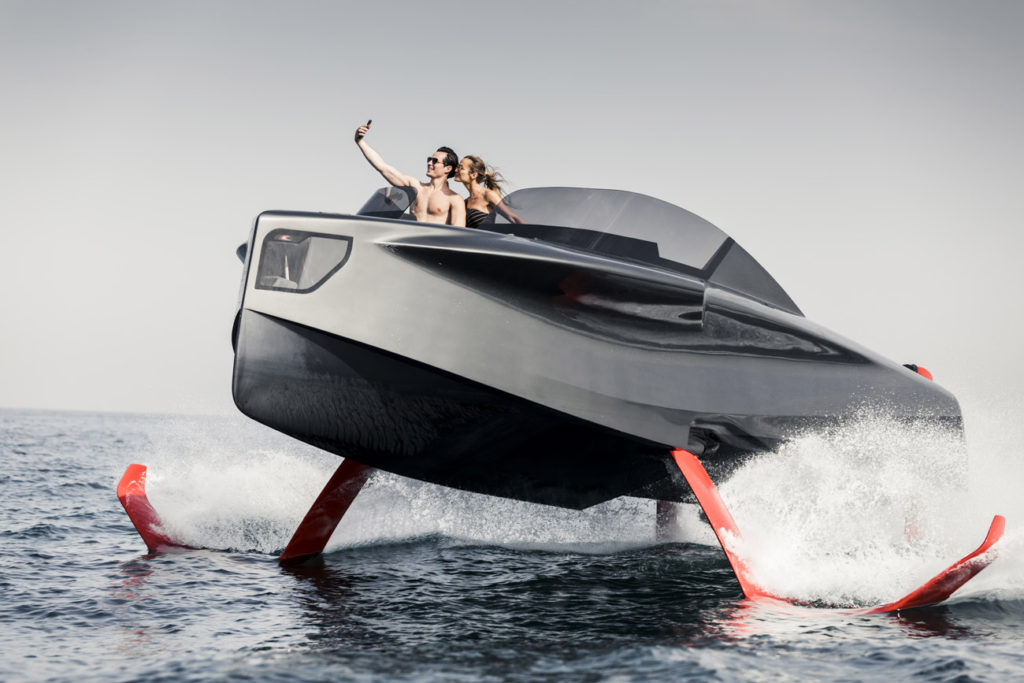 FOILER : le yacht impressionnant qui vole sur l'eau