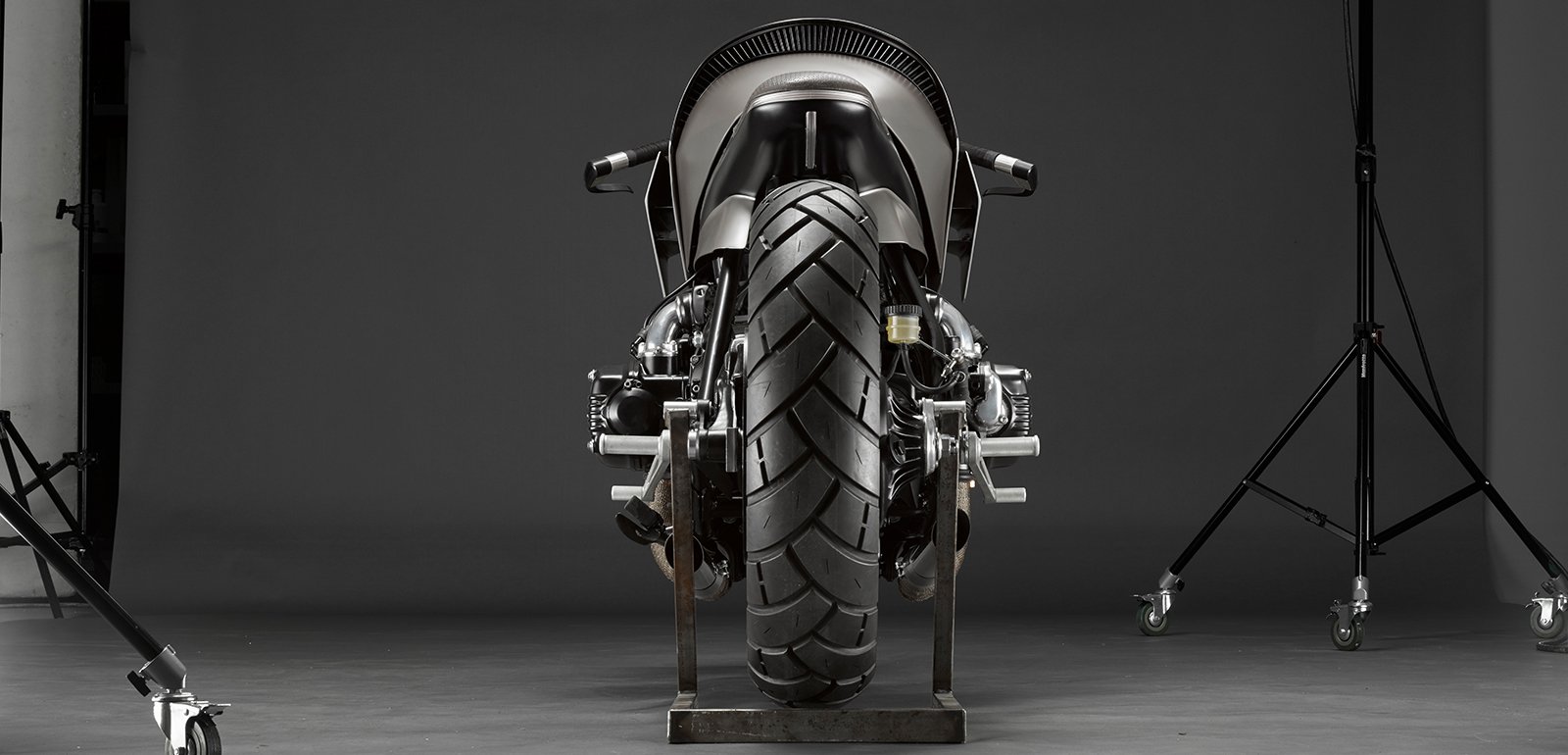 Kenzo : une Honda Goldwing GL100 complètement revisitée